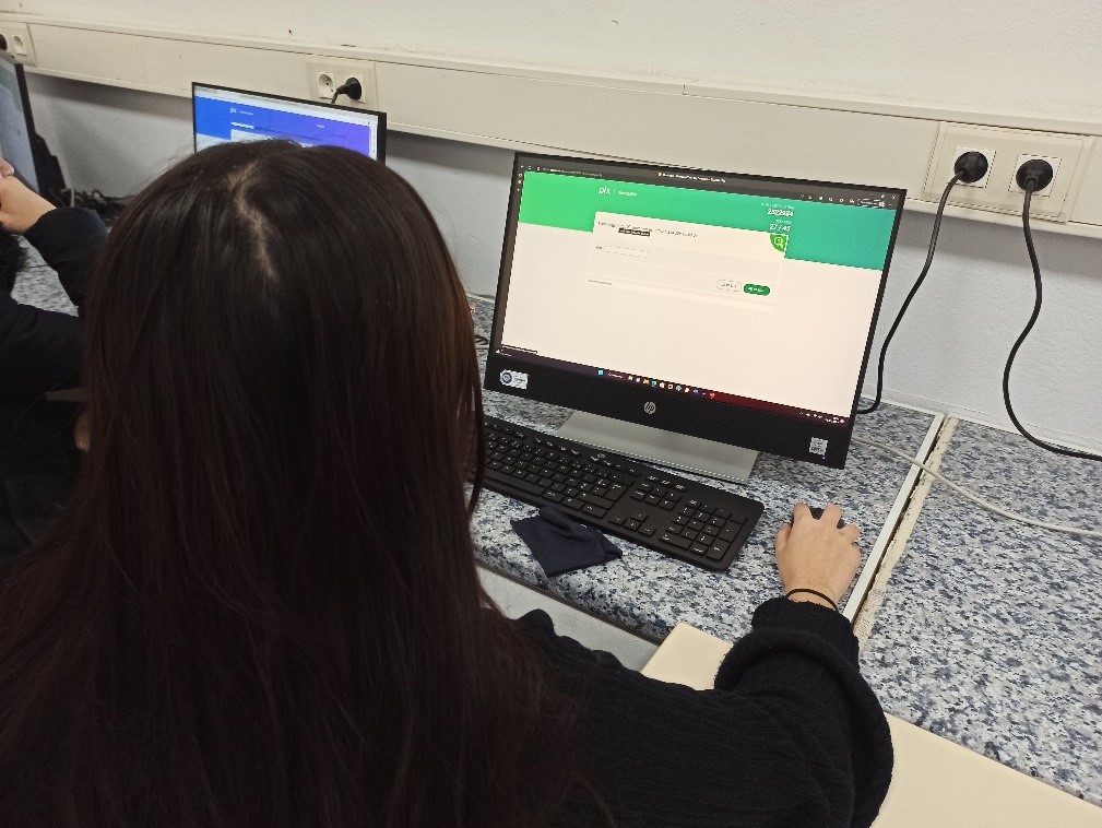 Les élèves de CAP AEPE2 ont passé la certification PIX - Lycée La Colette